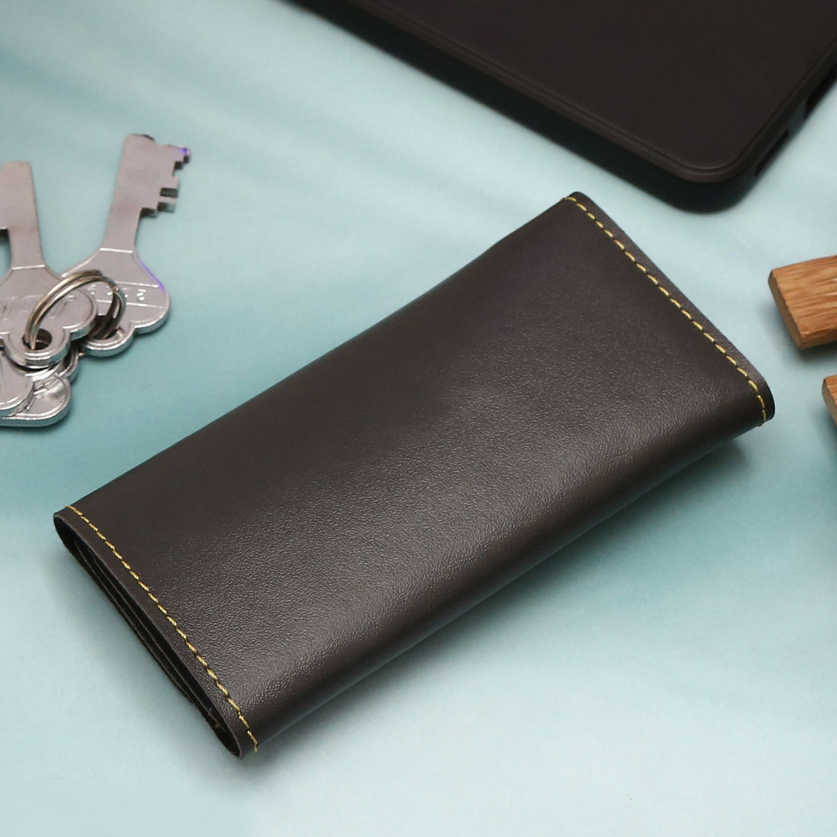 Personalized Grey Key Case With Name & Charm